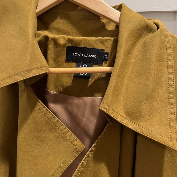 Low Classic | Jackets & Coats | Low Classic Double Trench Coat Size S ...
